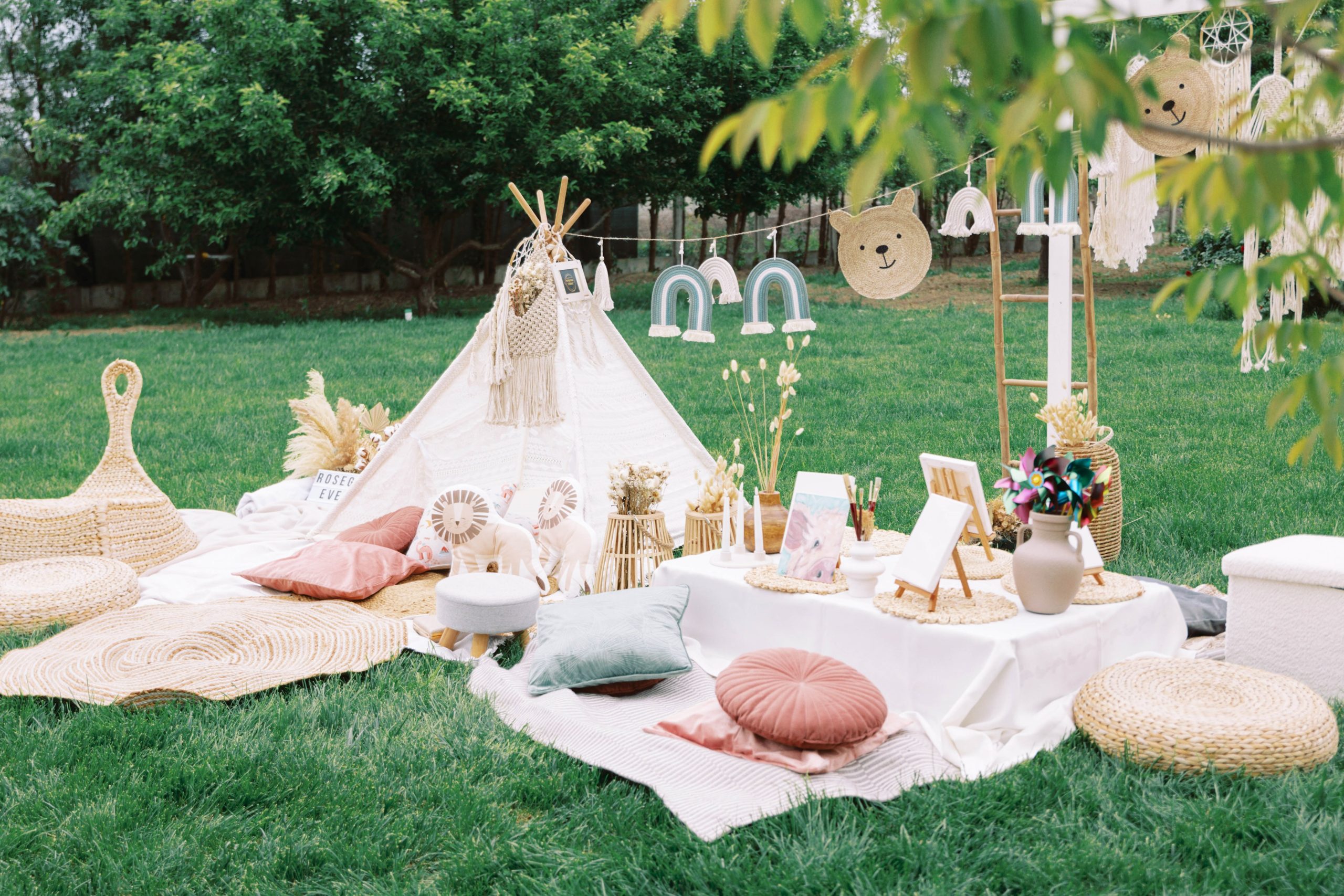 Organizam si decoram zone de party pentru copii, picnic in gradina ...